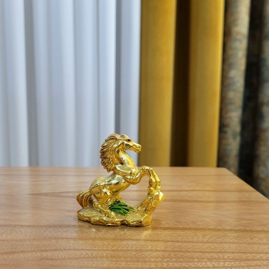 کمدا | قیمت و خرید مجسمه اسب رنگ طلایی سایز 6cm
