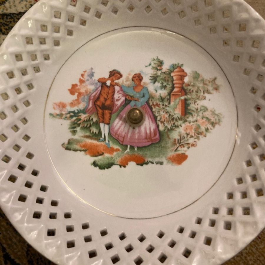 کمدا | قیمت و خرید میوه خوری رنگ رنگارنگ